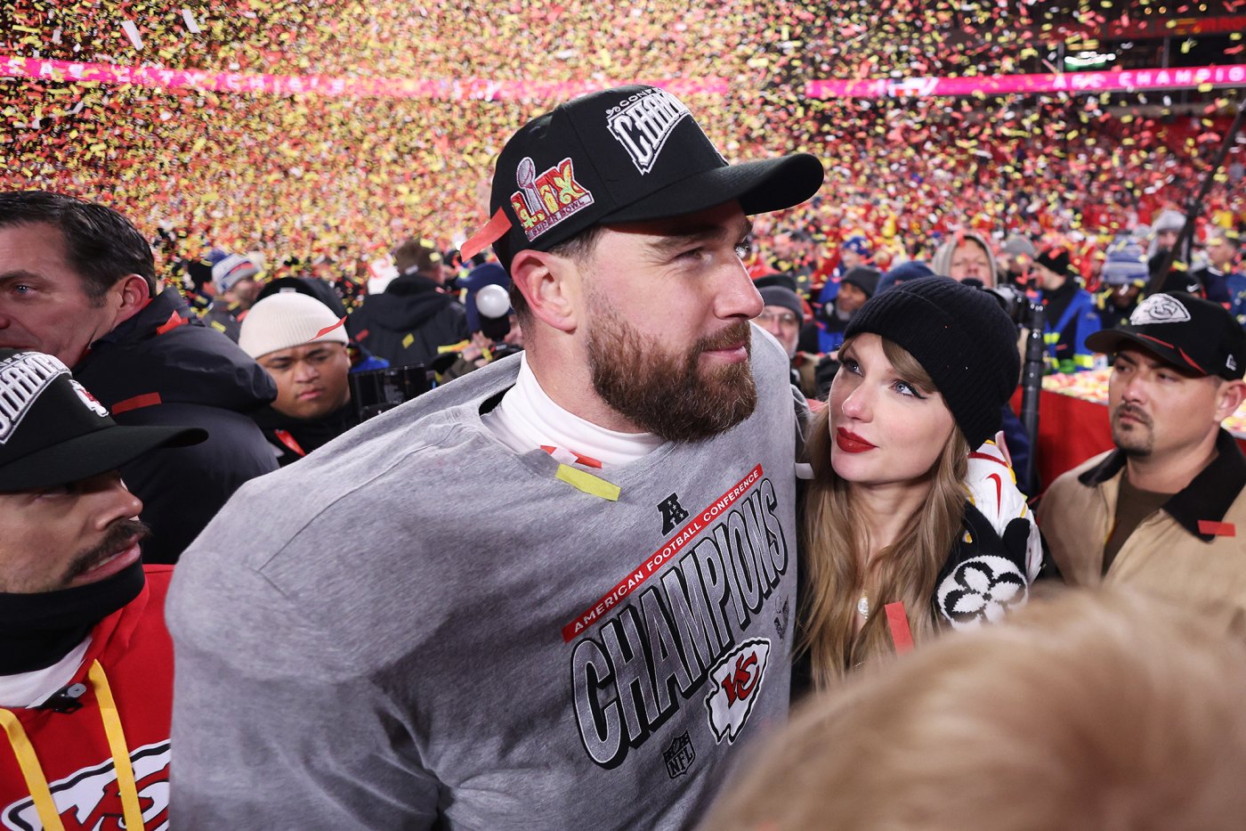 Taylor Swift Tipped Security Who Stayed Late at Game With Travis Kelce ...