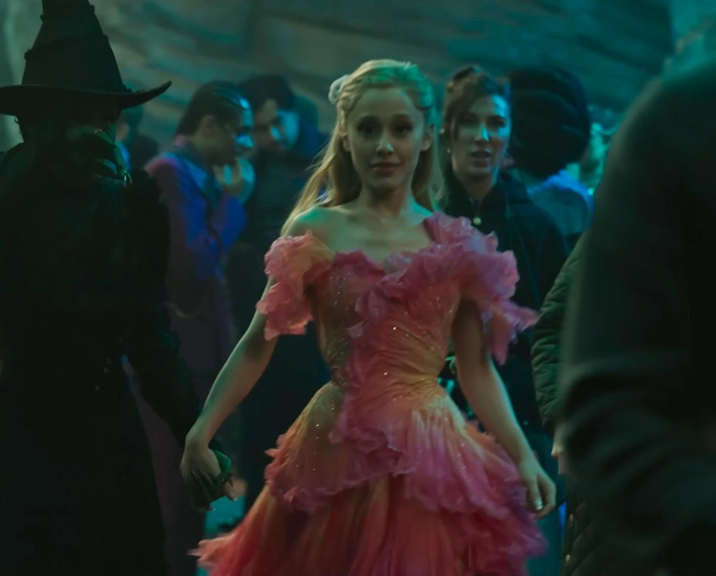 Wicked Costume Designer Says Wardrobe Was Inspired by Multiple Factors ...