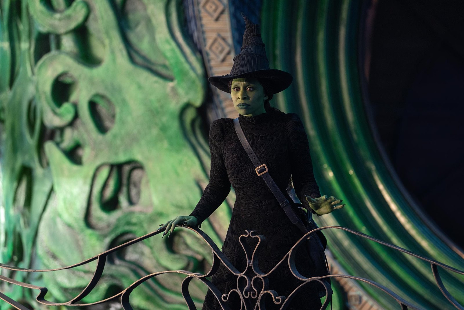 Wicked Costume Designer Says Wardrobe Was Inspired by Multiple Factors ...