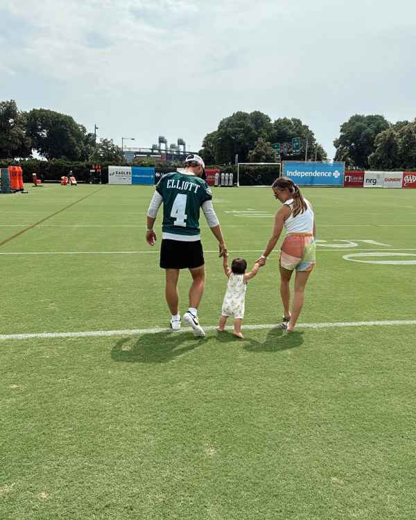 Eagles Kicker Jake Elliott and Wife Annie's Relationship Timeline | Us ...