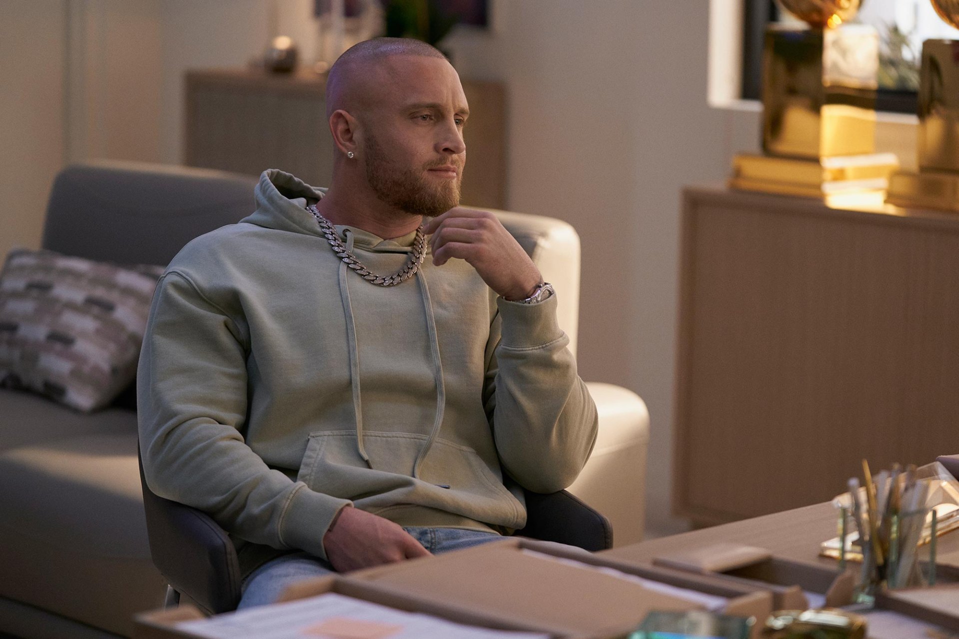Chet Hanks Went to Kate Hudson's Mafia Parties Before They Were Costars ...