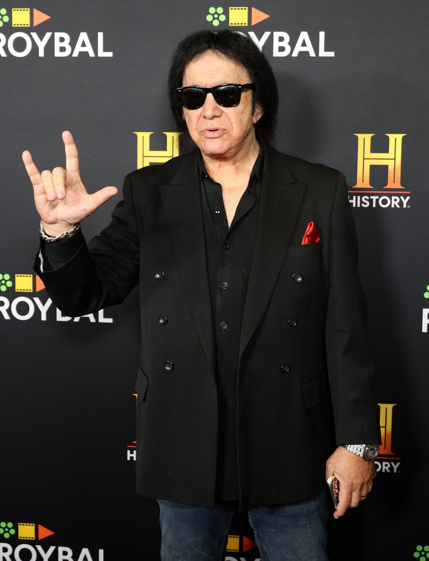 Kiss Star Gene Simmons Defends Charging Fans $12K to be His Assistant ...