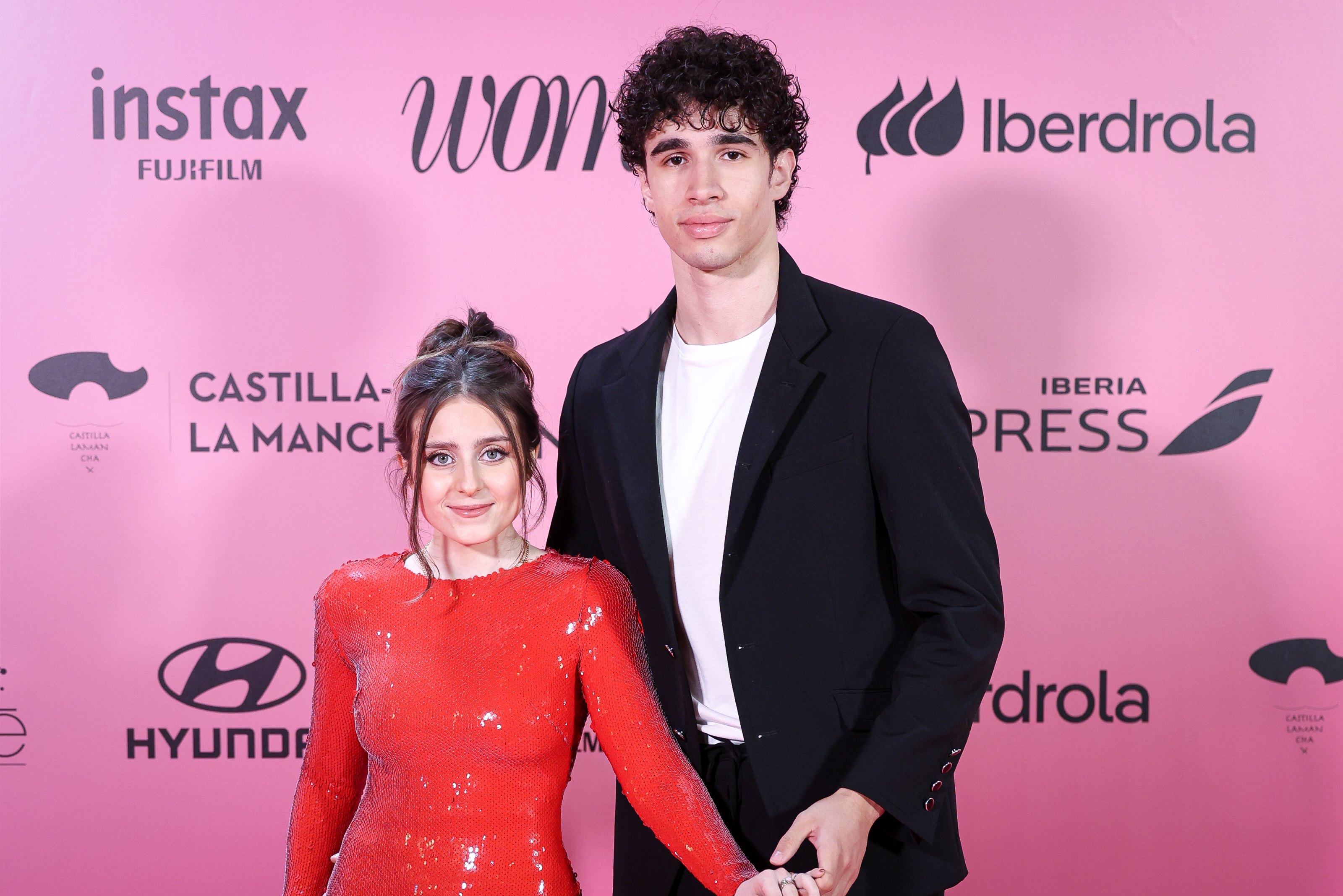 La historia de amor de RoRo y Pablo, la pareja española más viral de ...