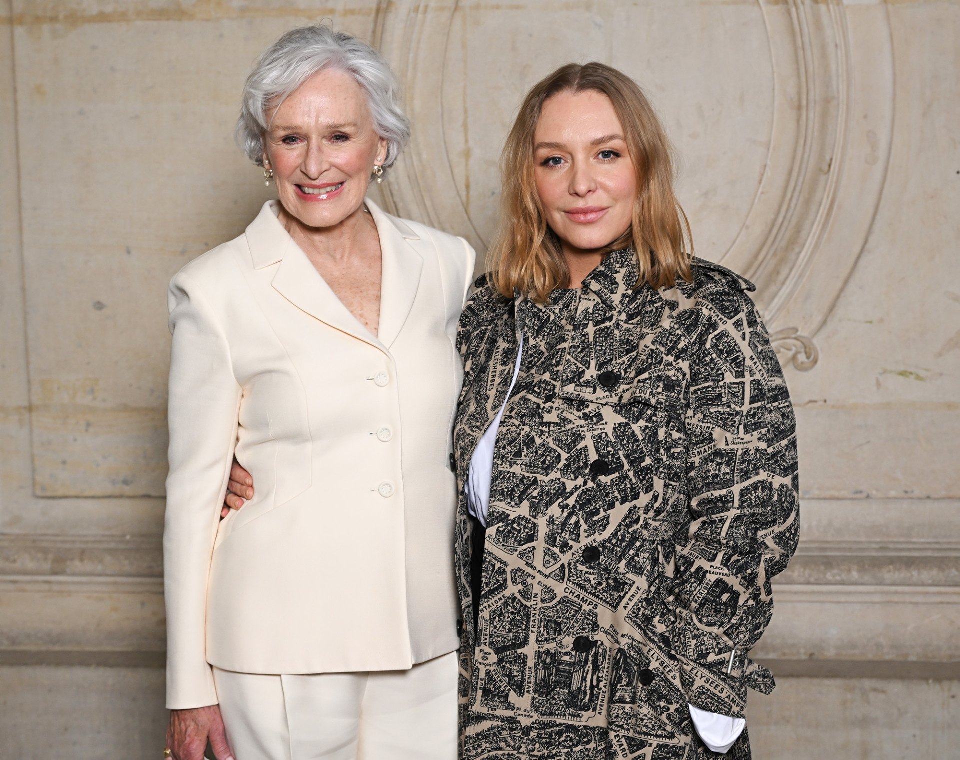 Glenn Close Poses With Daughter to Recreate Throwback Pregnancy Photo ...