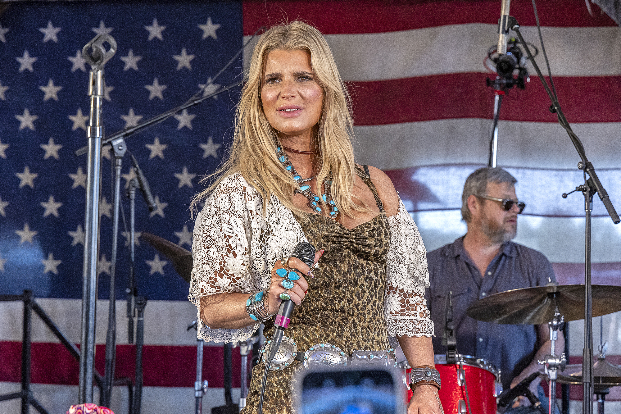 Jessica Simpson dice que 'su mundo se había puesto patas arriba' por su ...