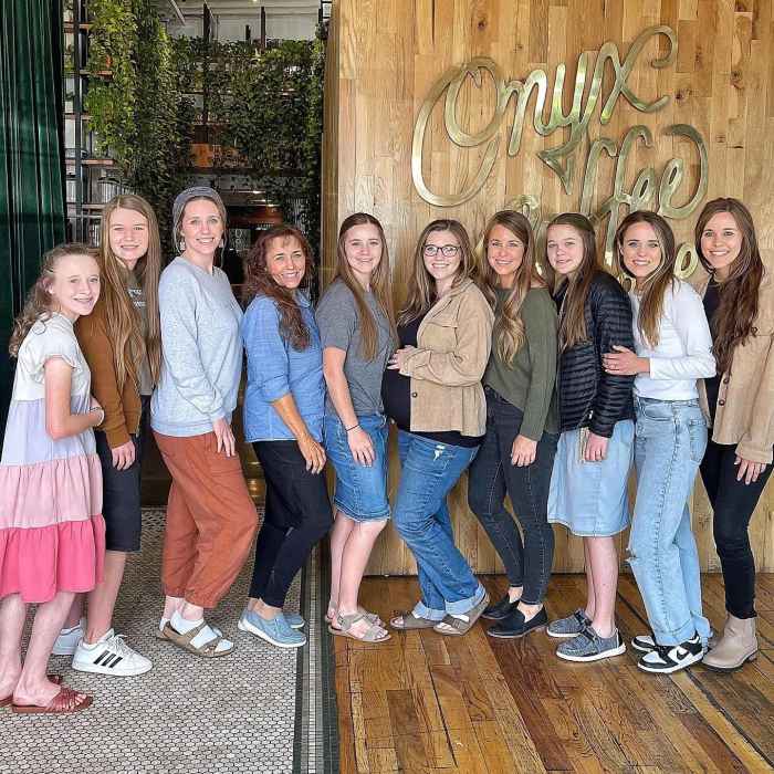 Jinger Duggar Struggles to Remember Names of All 39 Duggar Grandkids ...