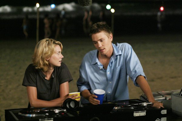 Sophia Bush and Bethany Joy Lenz React to OTH Ignoring Peyton, Lucas ...