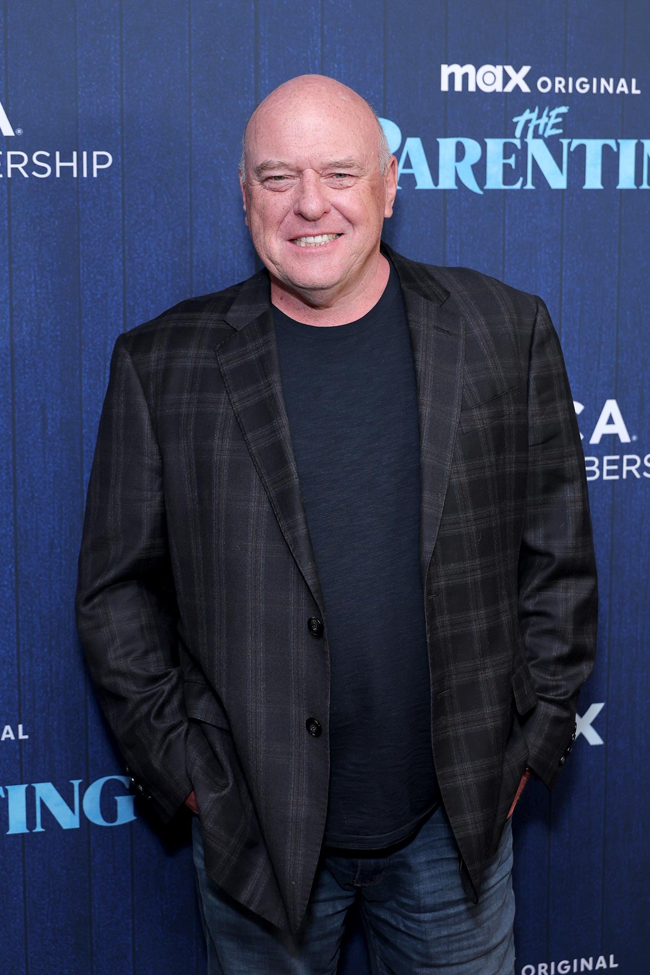 The Parenting’s Dean Norris on Living With Lisa Kudrow, Parker Posey ...