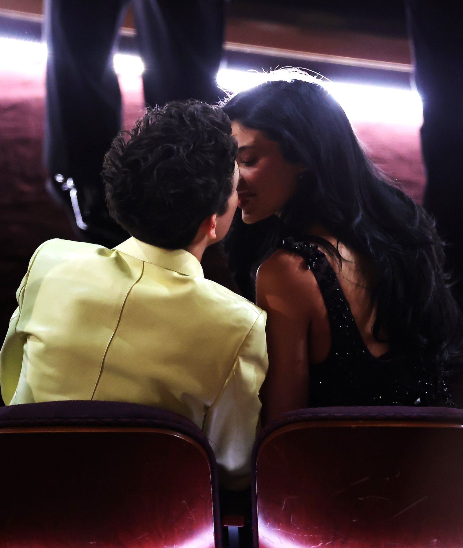 Timothee Chalamet, Kylie Jenner Kiss During 2025 Oscars Ceremony | Us ...