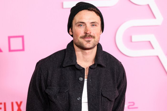 The Traitors' Dylan Efron Clarifies His Bathing Habits: ‘I Do Shower ...