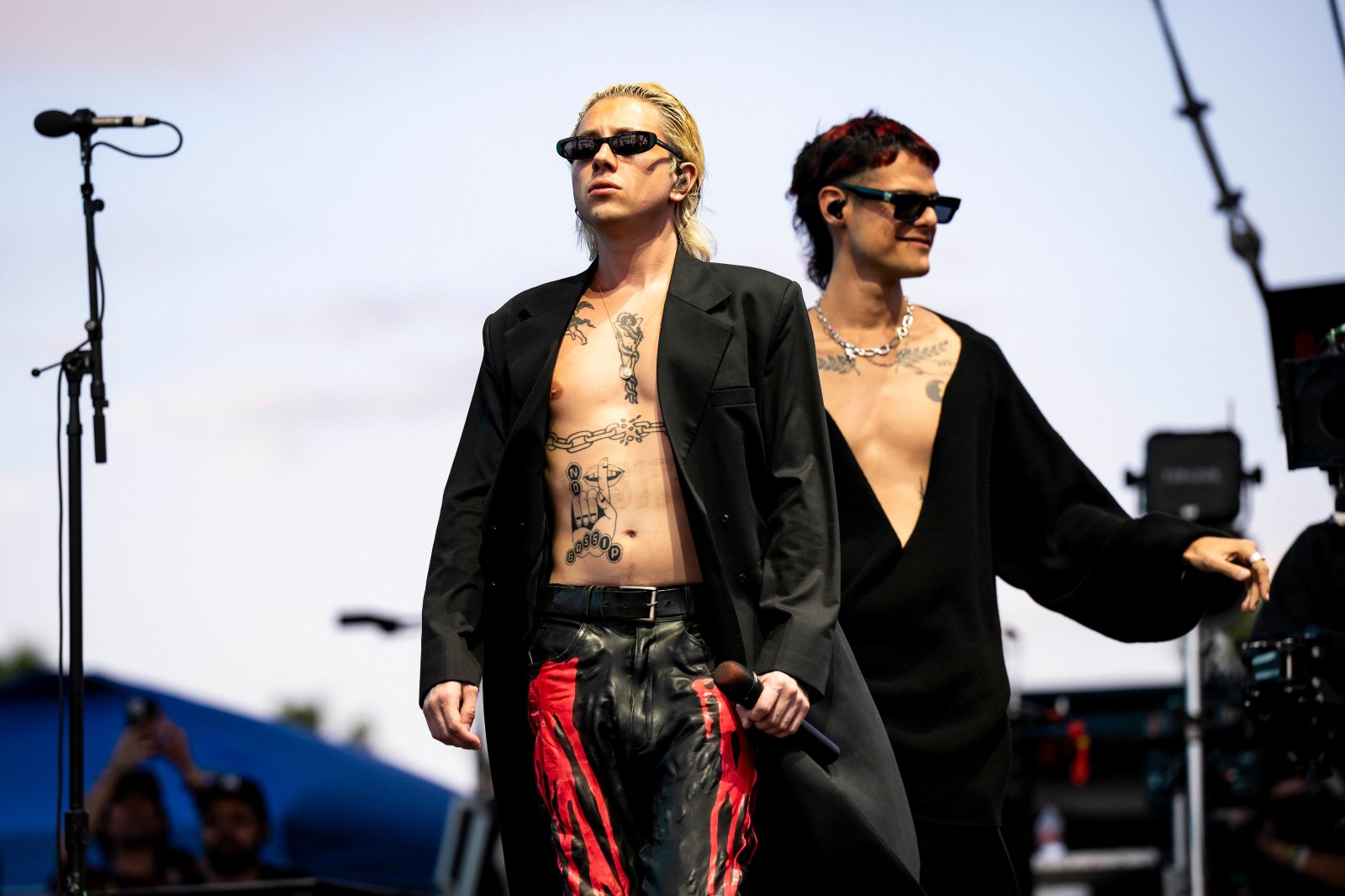 CA7RIEL y Paco Amoroso hacen historia en Coachella 2025 | Us Weekly