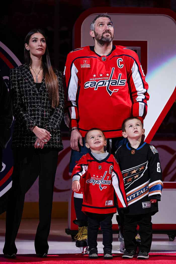 Alexander Ovechkin Breaks Wayne Gretzky’s NHL Record with 895th Goal ...