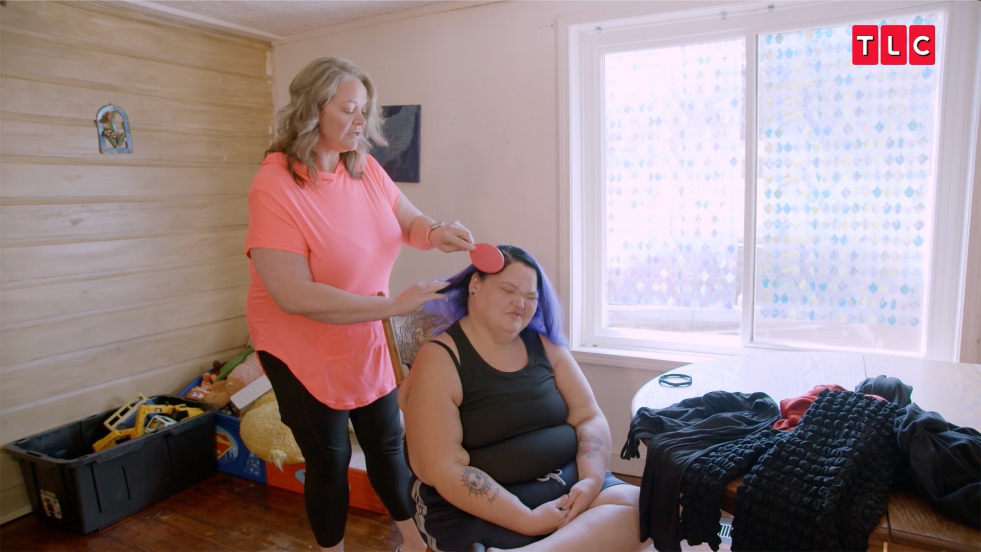 1000-Lb. Sisters Season 6: Amanda Weighs In on Amy's Love Life | Us Weekly