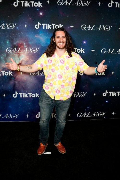 Influencer Sidney Raz Diagnosed Stomach Cancer After Daughter’s Death ...