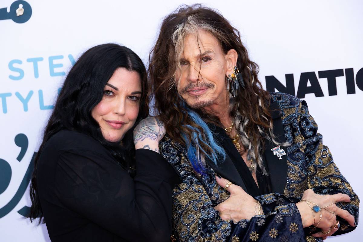 Liv Tyler's Emotional Story About Meeting Sister Mia at Aerosmith Show ...