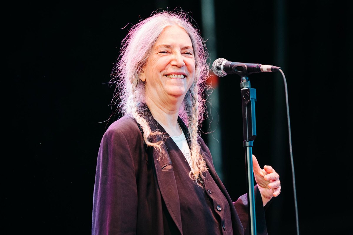 Patti Smith Accused of Being Rude to Waitstaff by Keith McNally | Us Weekly