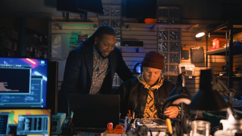 Tracker's Randy Makes Big Move After Shocking Cast Reconfiguration | Us ...