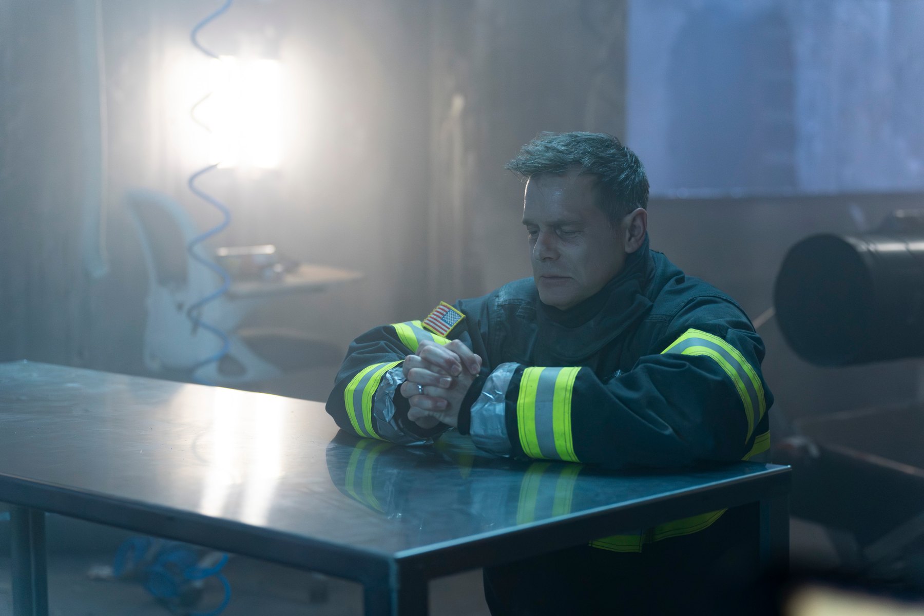 Which 9-1-1 Stars Are — And Aren't — Returning for Season 9 After Death ...