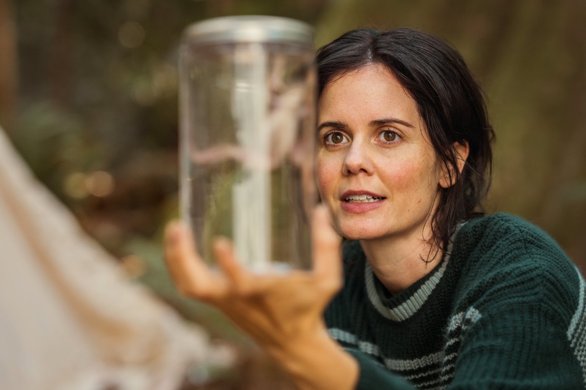 Yellowjackets' Ashley Sutton Discusses Hannah's Future Death, Season 4 ...