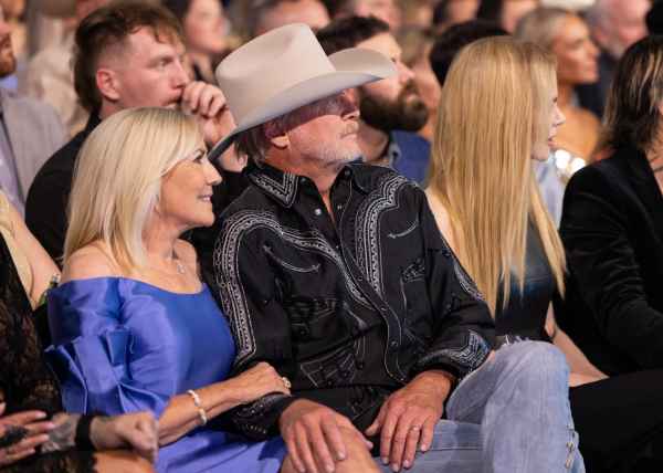 Alan Jackson Performs at 2025 ACM Awards Amid Health Battle | Us Weekly