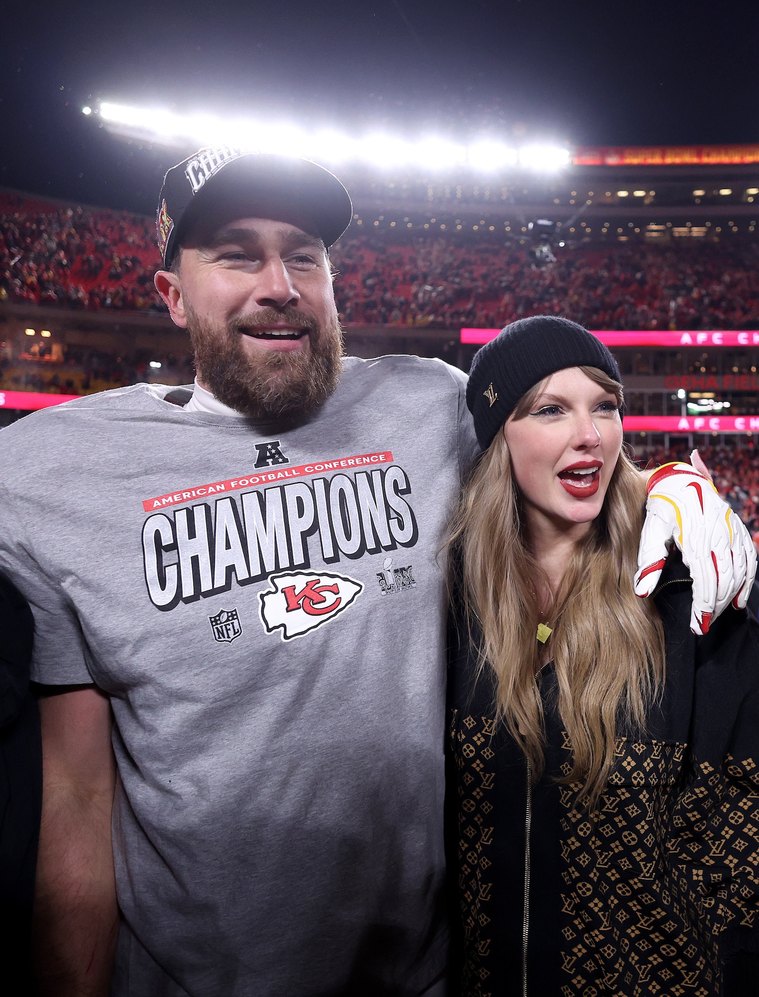 Taylor Swift Bakes Travis Kelce’s Favorite Treat for Photo Shoot | Us ...