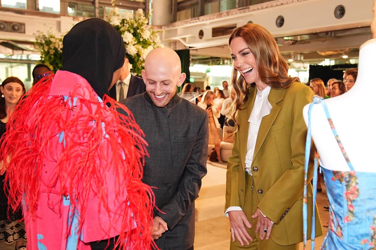 Kate Middleton Nails Diplomatic Dressing in Elegant Victoria Beckham ...