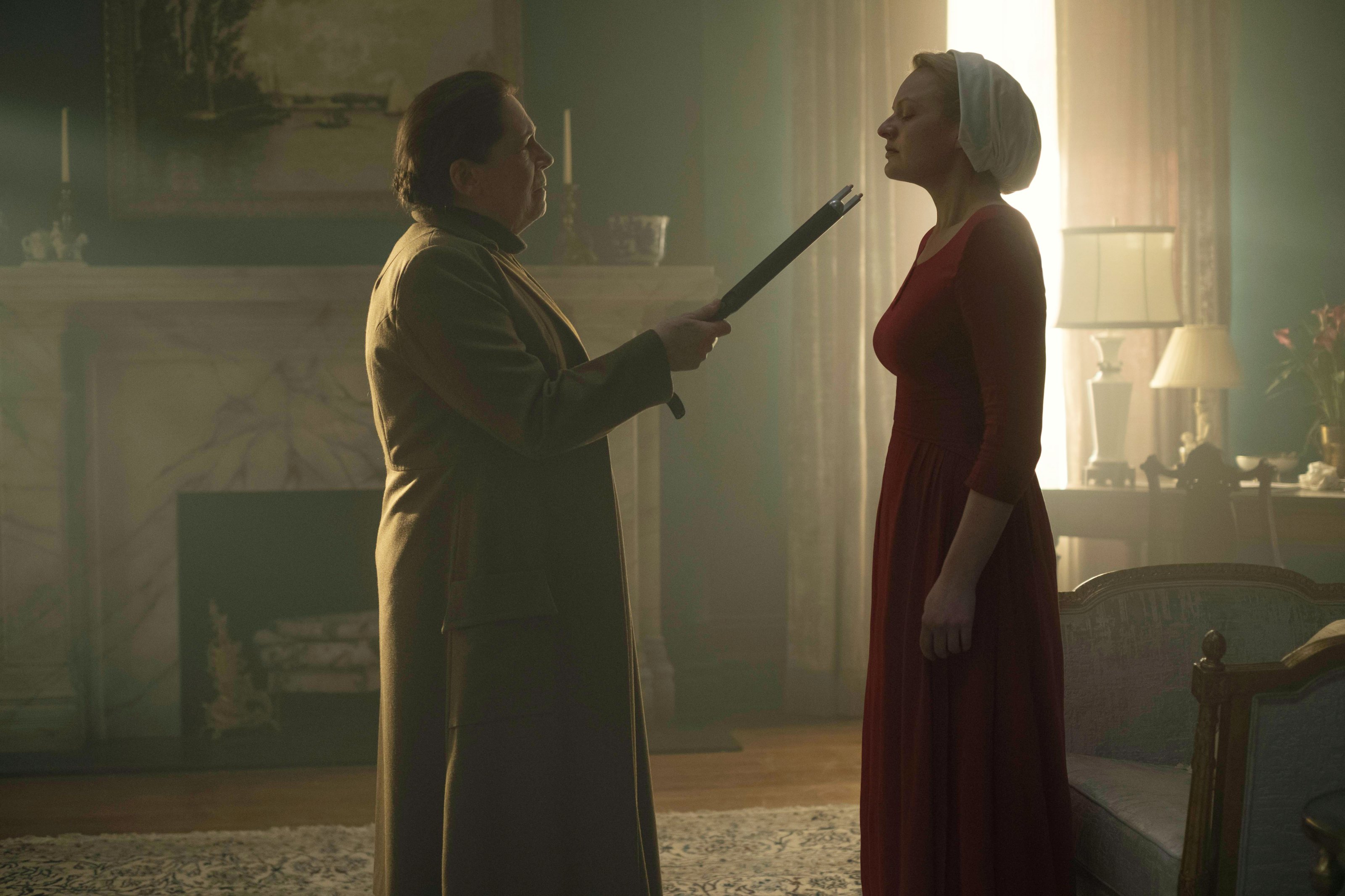 How Did Handmaid's Tale Series Finale Set Up Testaments Spinoff? | Us ...