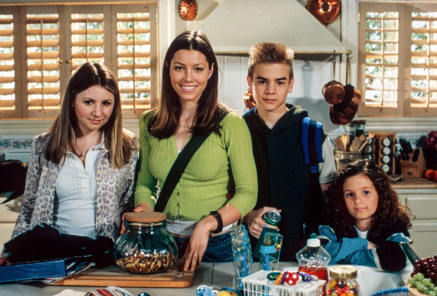 Jessica Biel Was 'A Little Afraid' of Beverly Mitchell During 7th ...