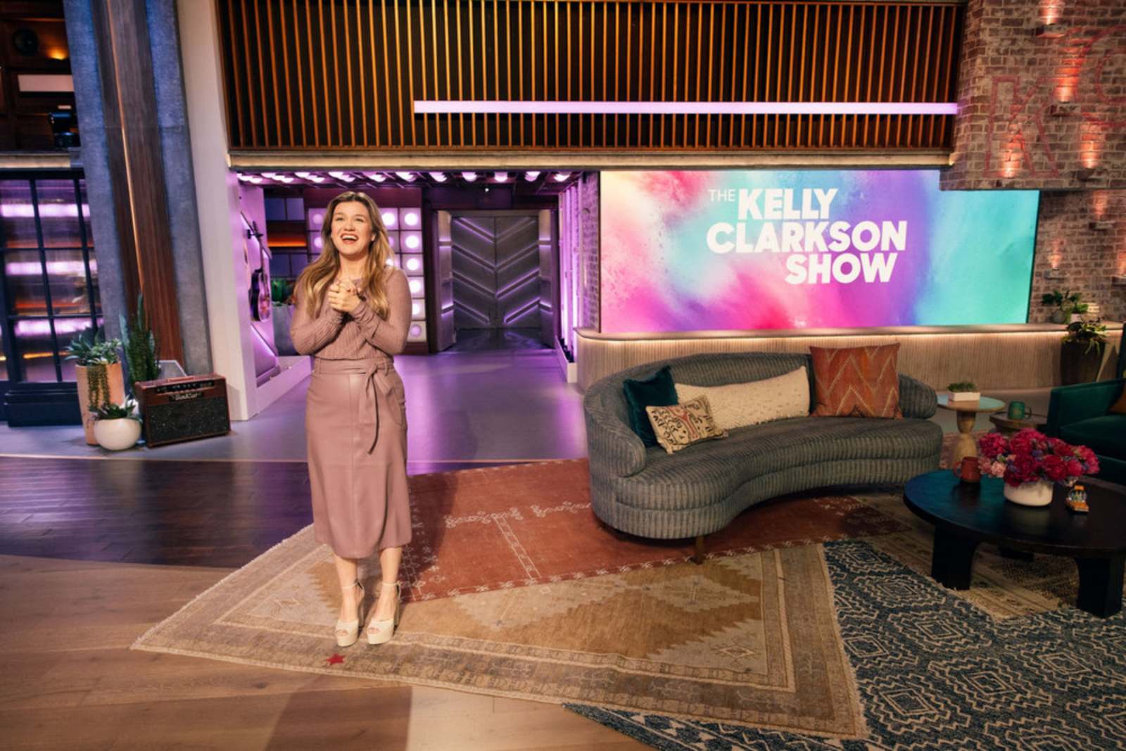 Kelly Clarkson Jokes About Weight Loss and HR Meetings | Us Weekly