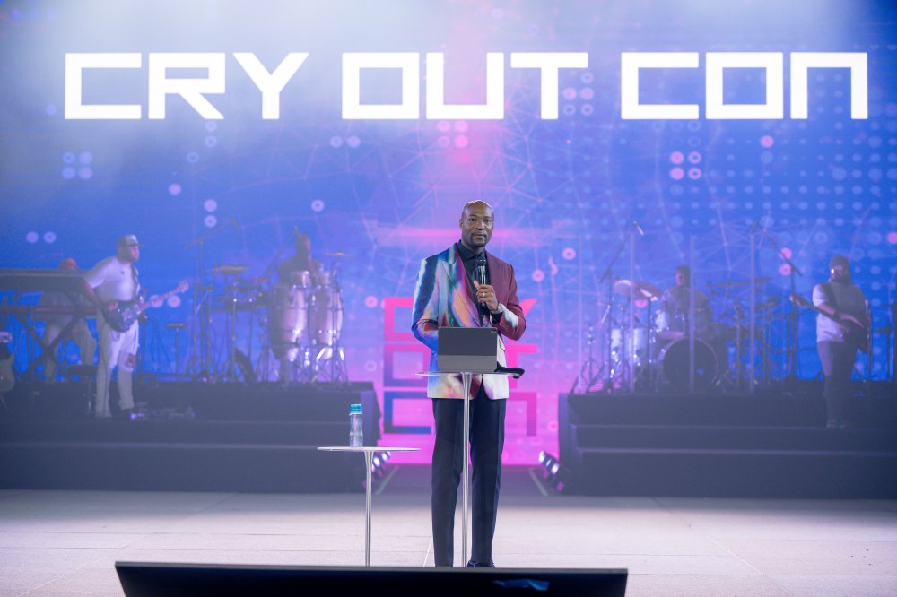Cry Out Conference Led By Pastor Keion Henderson Draws Thousands Of ...