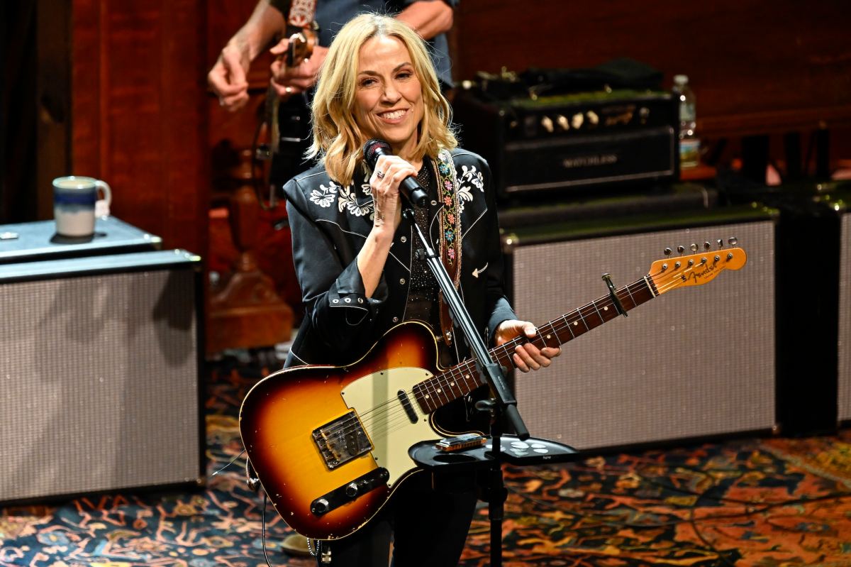 Sheryl Crow Reflects on Lance Armstrong Breakup and Cancer Battle | Us ...
