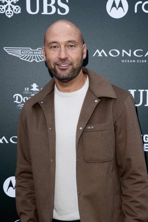 Derek Jeter Graduates College 33 Years Later at University of Michigan ...