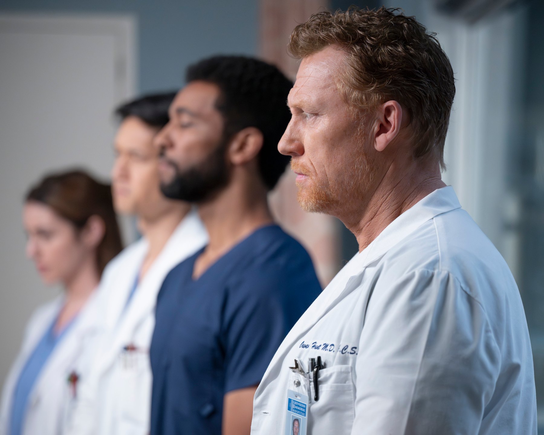 Which Grey's Anatomy Stars Are — And Aren't — Returning for Season 22 ...