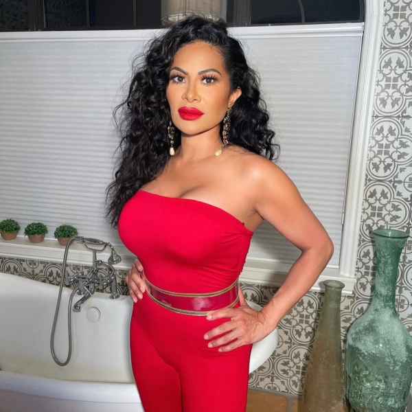 Jen Shah Proves Her Fitness Consistency in Rare Prison Photo | Us Weekly