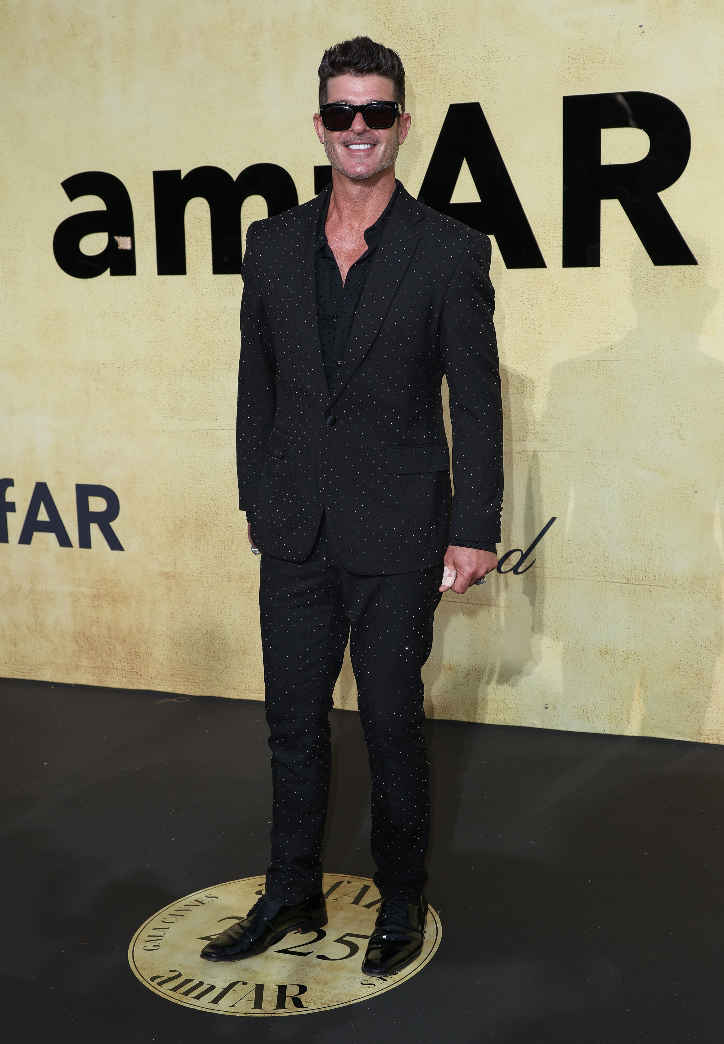 Robin Thicke Honors Late Alan Thicke at Wedding to April Love Geary ...