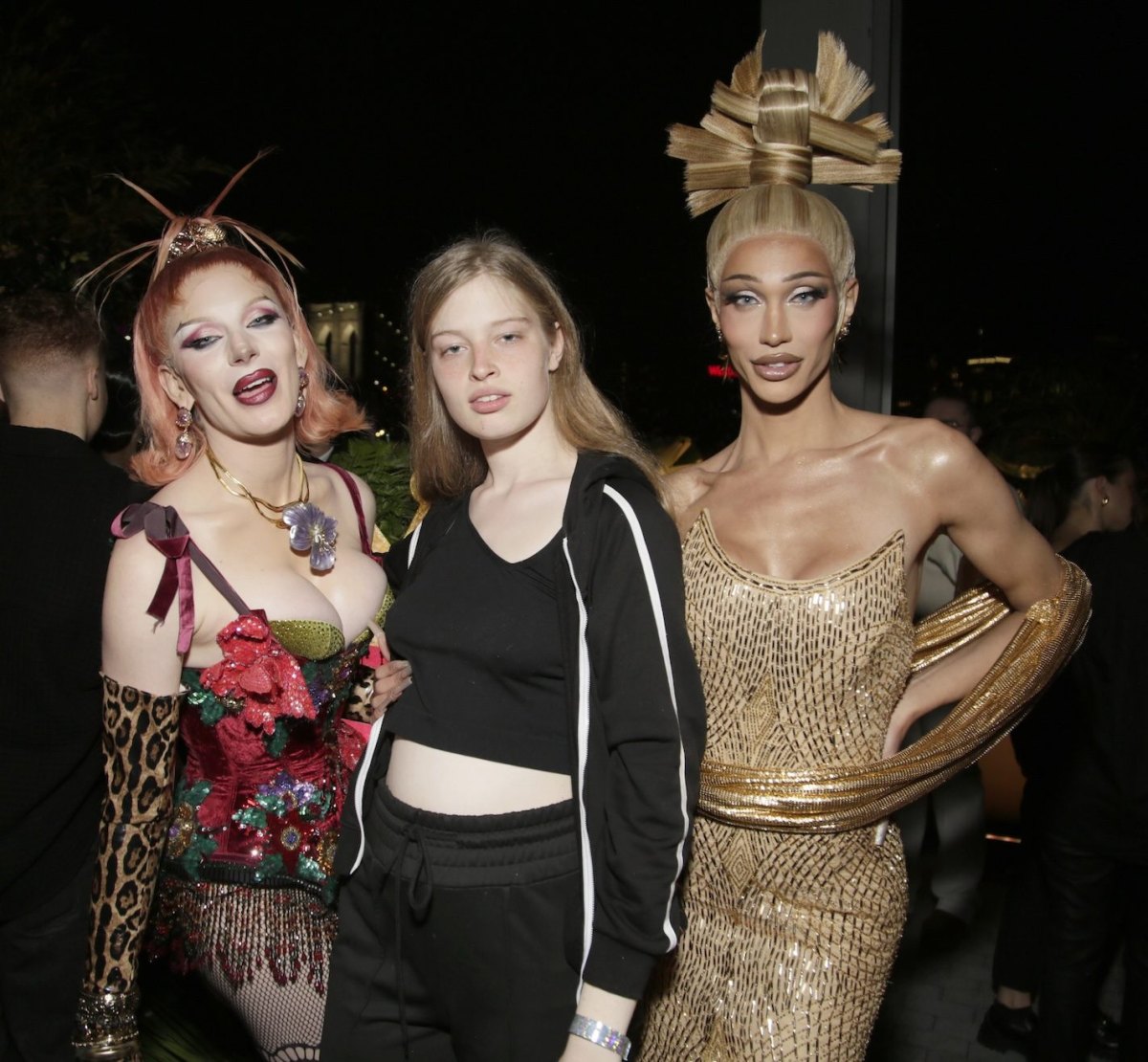 La hija distanciada de Elon Musk, Vivian, debuta en el drag para el mes ...