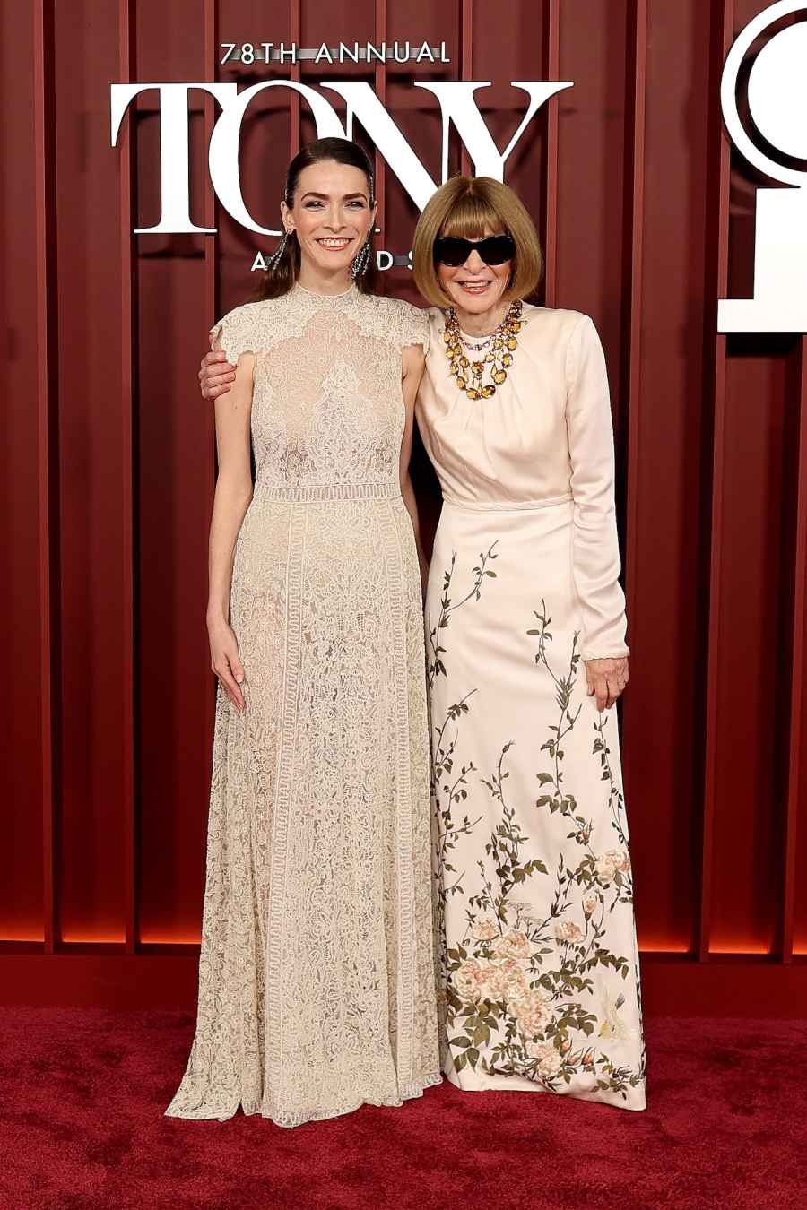 Anna Wintour Family Guide: Her Ex-Husbands, Children and Grandkids | Us ...