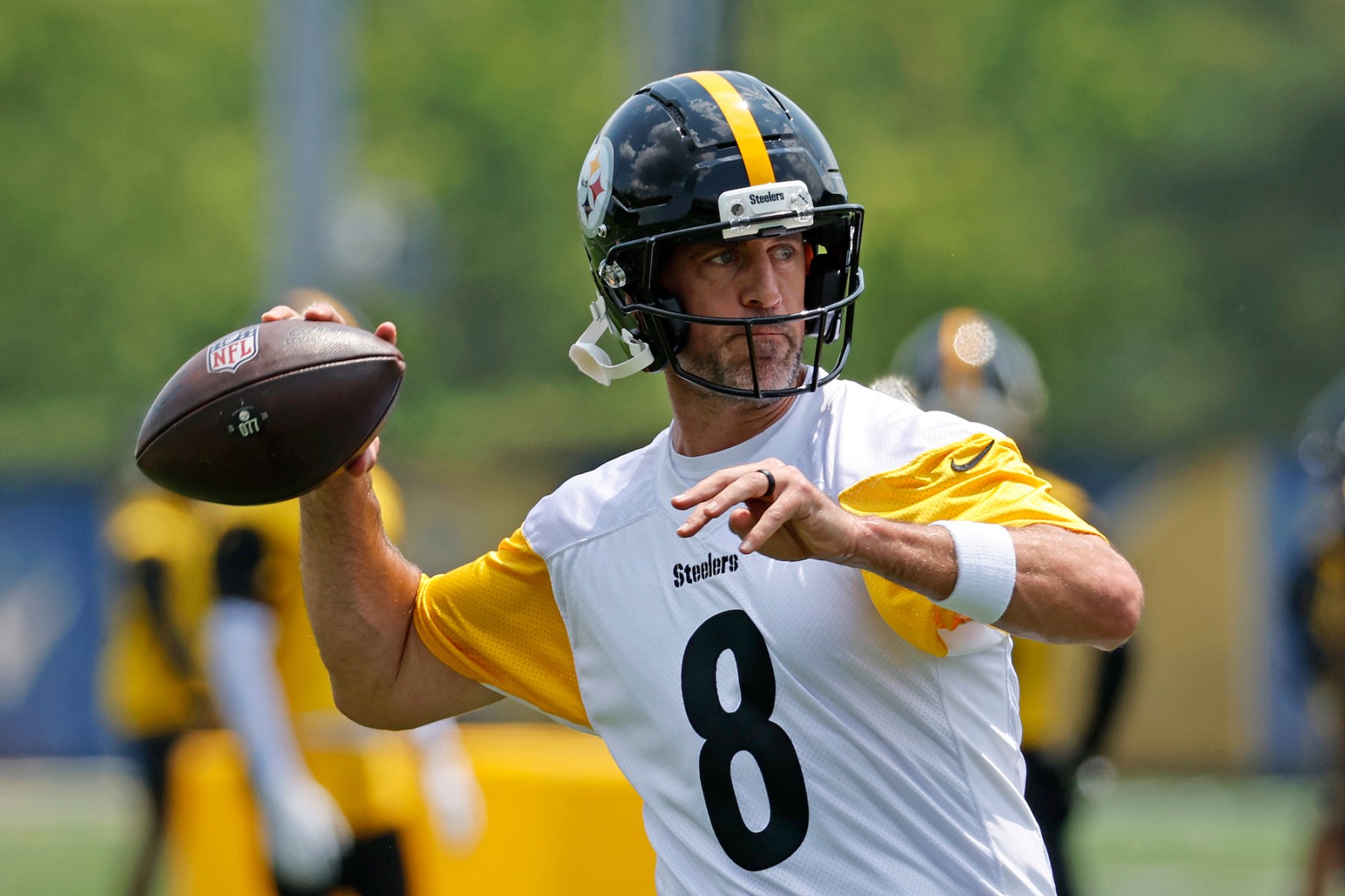 All the Clues About the Identity of Aaron Rodgers' New Mystery Wife ...
