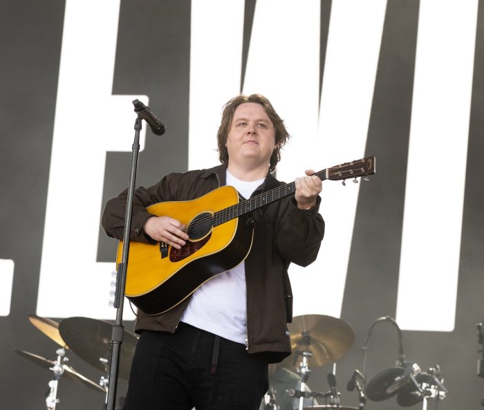 Lewis Capaldi Makes Comeback at Glastonbury After 2-Year Hiatus | Us Weekly
