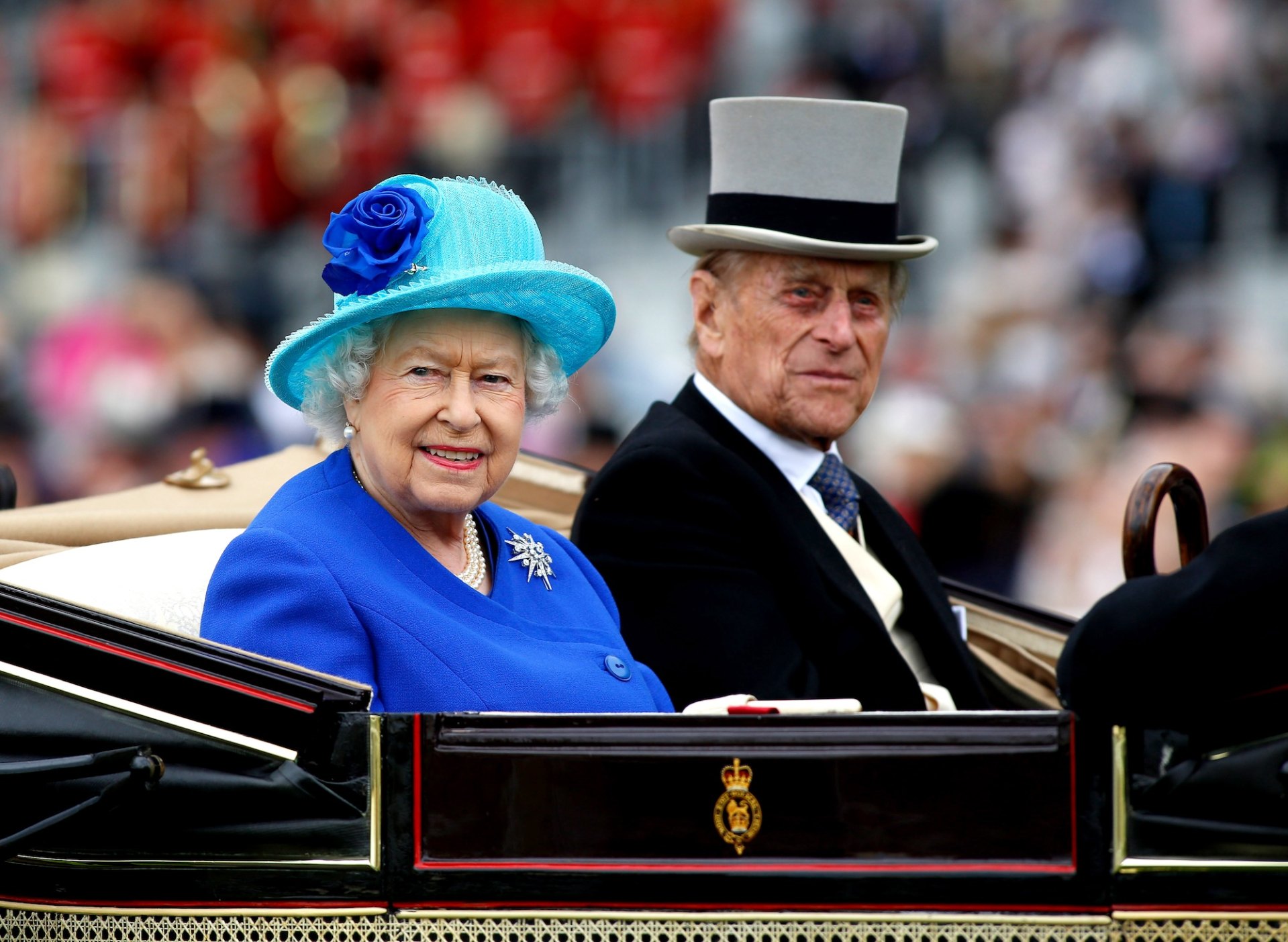 Queen Elizabeth II Memorial to Feature Prince Philip Marriage Tribute ...