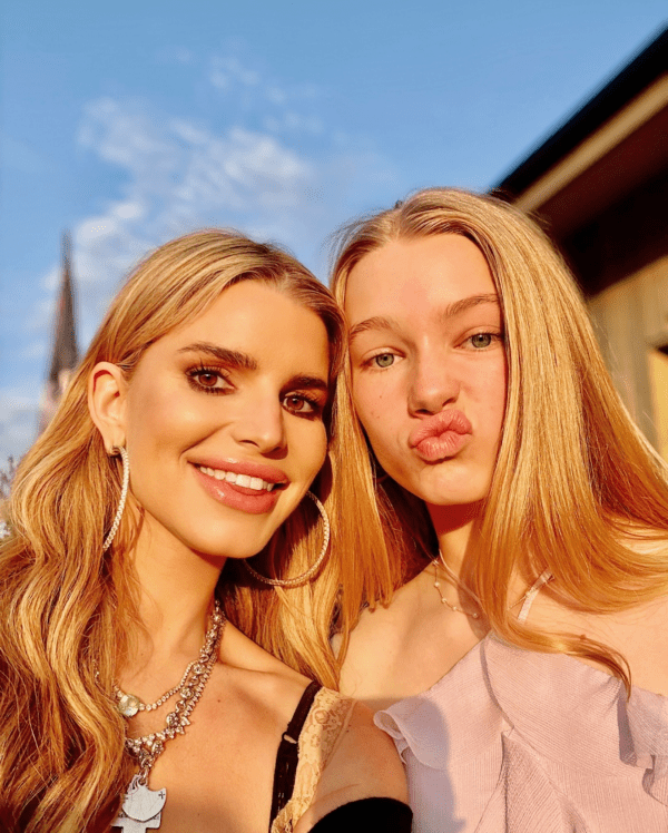 Jessica Simpson Shares Selfie With Look-Alike Daughter Maxwell | Us Weekly