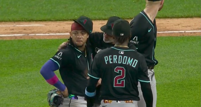 MLB’s Ketel Marte Breaks Down After Fan Heckles Him About Dead Mother ...