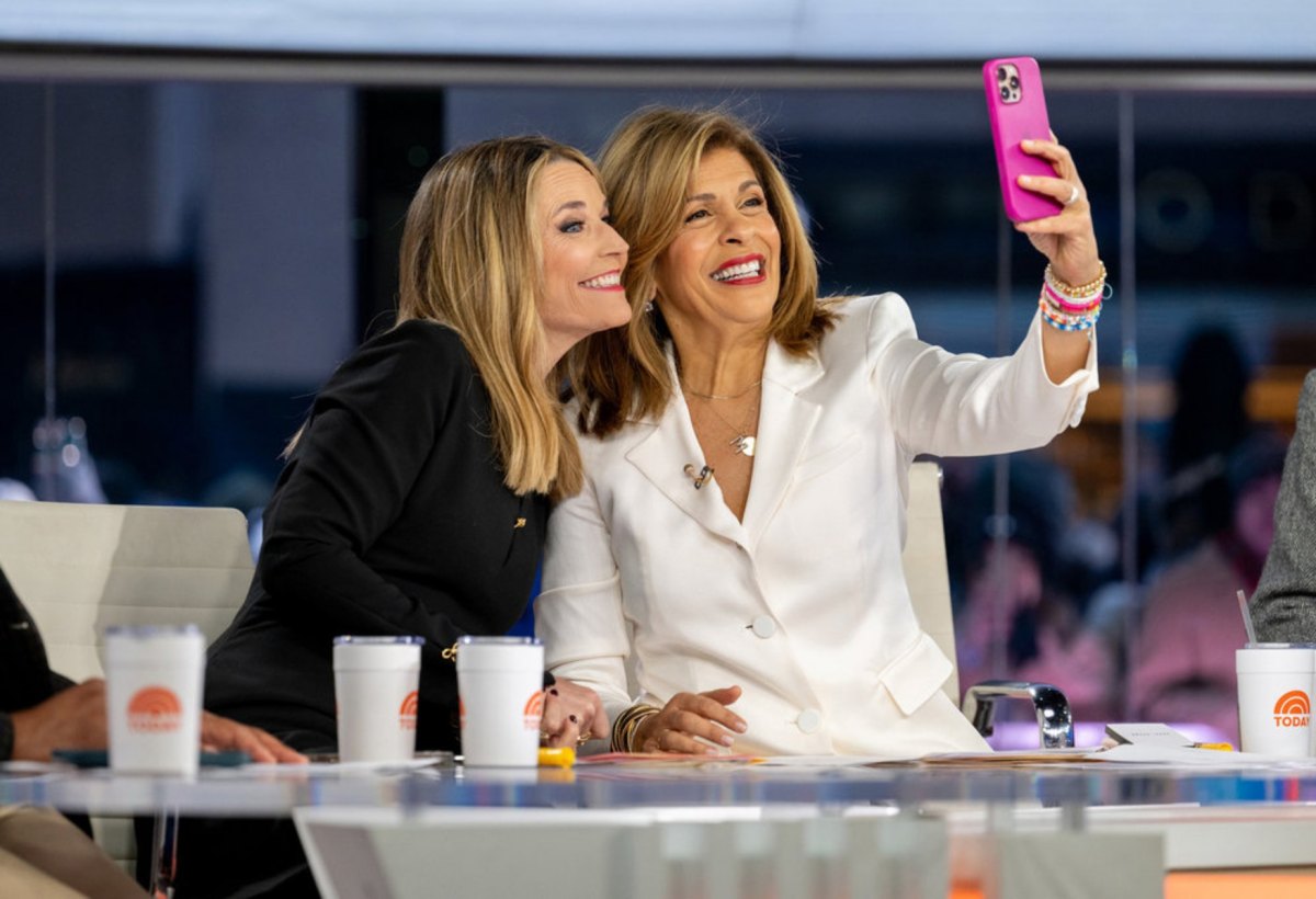 Today's Savannah Guthrie Clarifies If She Has Veneers | Us Weekly