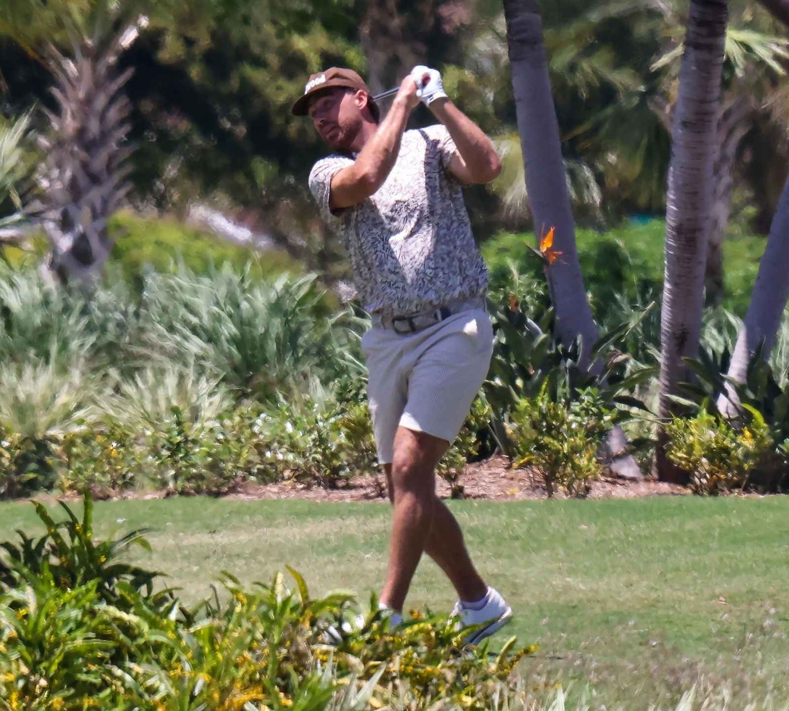 Travis Kelce Shows Off Legs on Golf Course Days Before Chiefs Minicamp ...