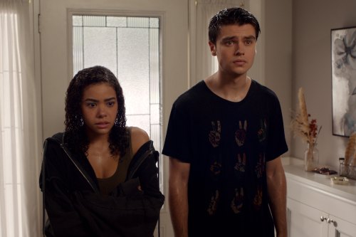 Ginny and Georgia Recap: Ginny Gets Abortion, Georgia Lies About ...