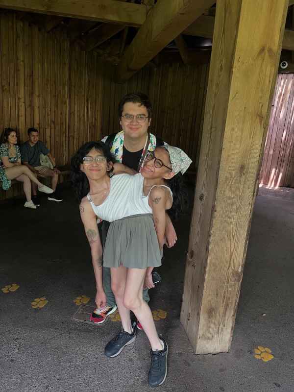 Conjoined Twin Carmen Andrade Elopes With Boyfriend Daniel McCormack ...