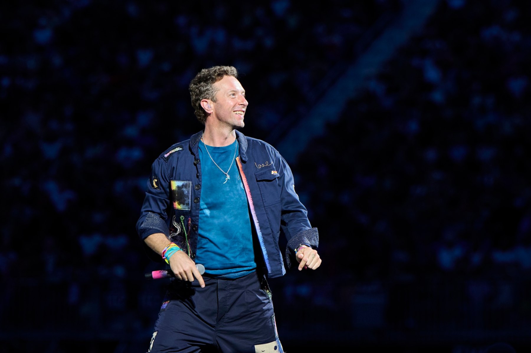 Chris Martin Calls Out 2nd Kiss Cam Couple After Astronomer Drama | Us ...