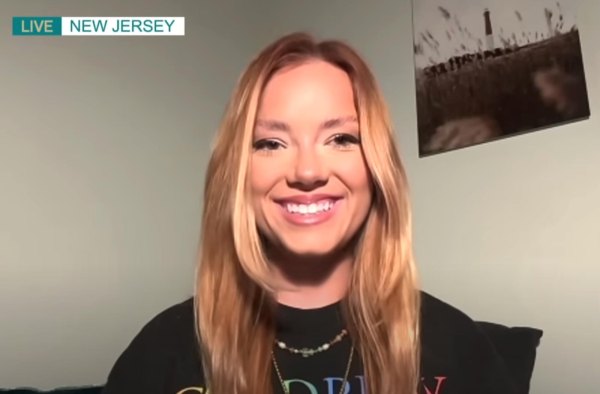 Coldplay Fan Reveals If She's Made Money From Viral Kiss Cam Video | Us ...