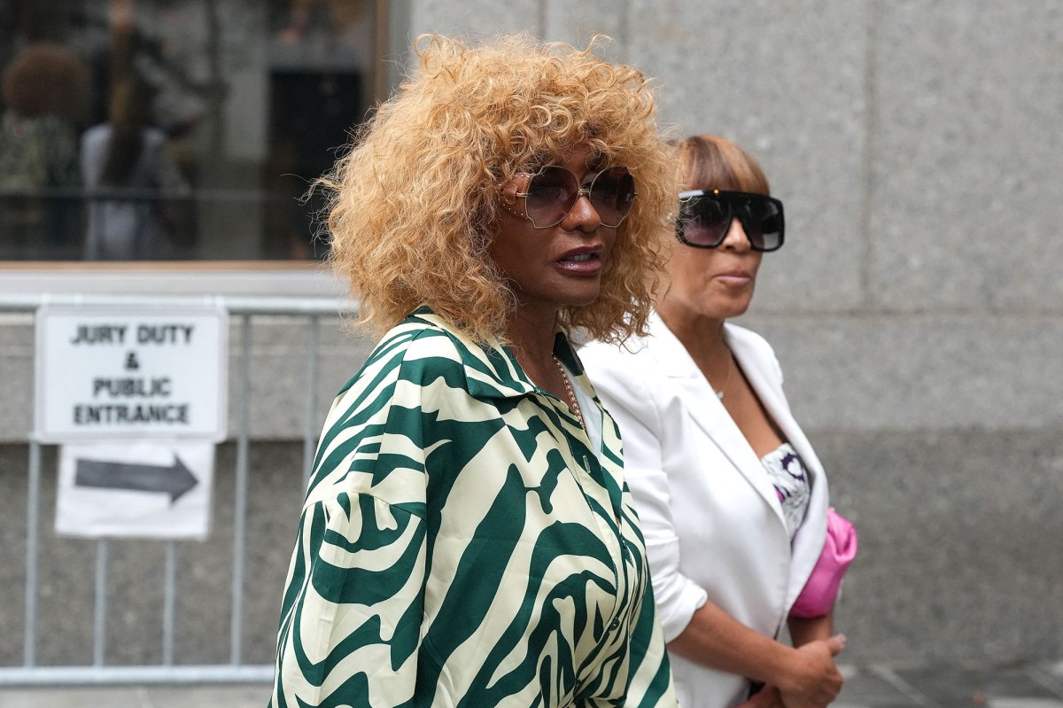 Diddy Tells Mom ‘It’s Gonna Be Alright’ as Jury Deliberates | Us Weekly
