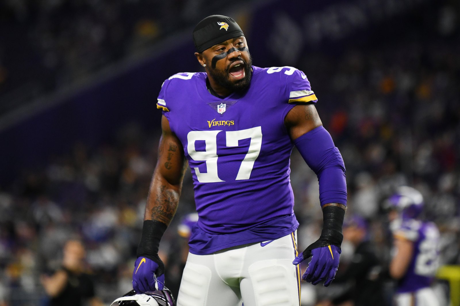 NFL's Everson Griffen Removed From Flight for 'Unruly Behavior': Report ...